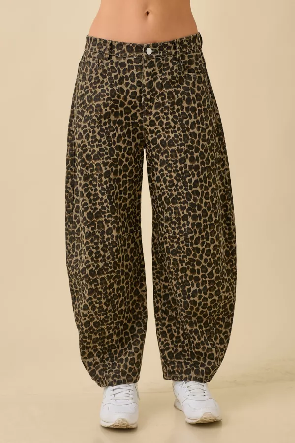 Wholesale Leopard Printed Barrel Jeans - Mainstrip